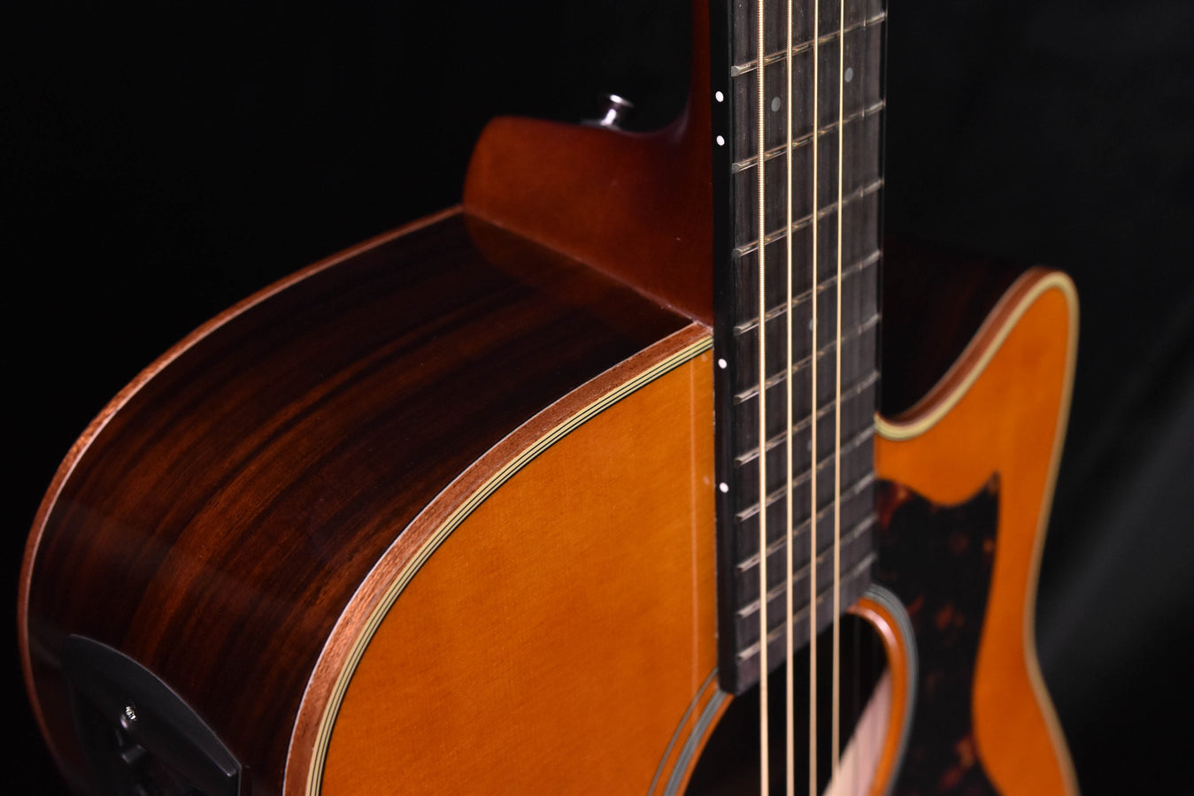 Yamaha A1R VN Acoustic/Electric Guitar