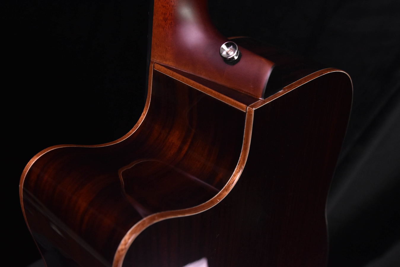 Yamaha A1R VN Acoustic/Electric Guitar