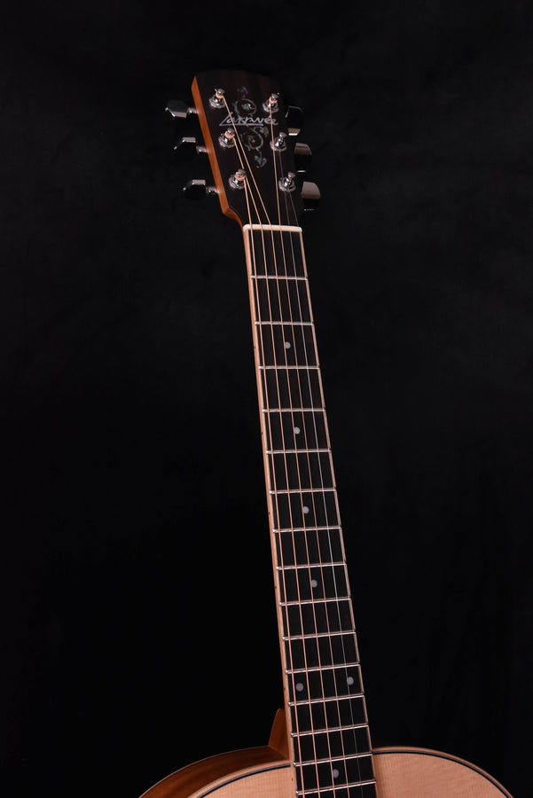 Larrivee L-03 Fast Neck profile Acoustic Guitar