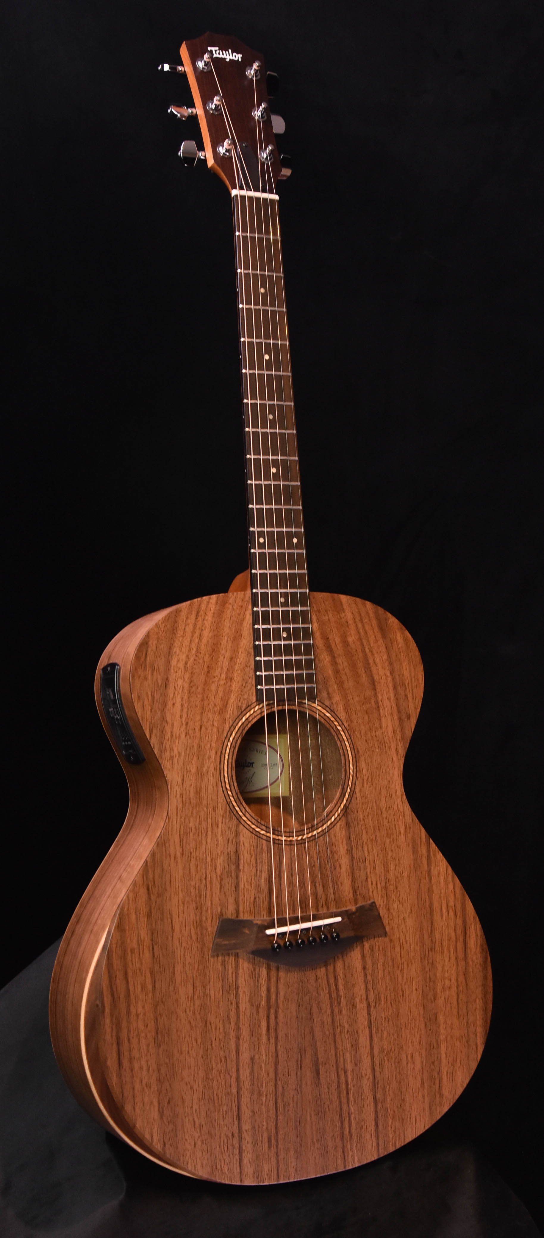 Taylor Academy 22E Acoustic-Electric Guitar Layered Walnut