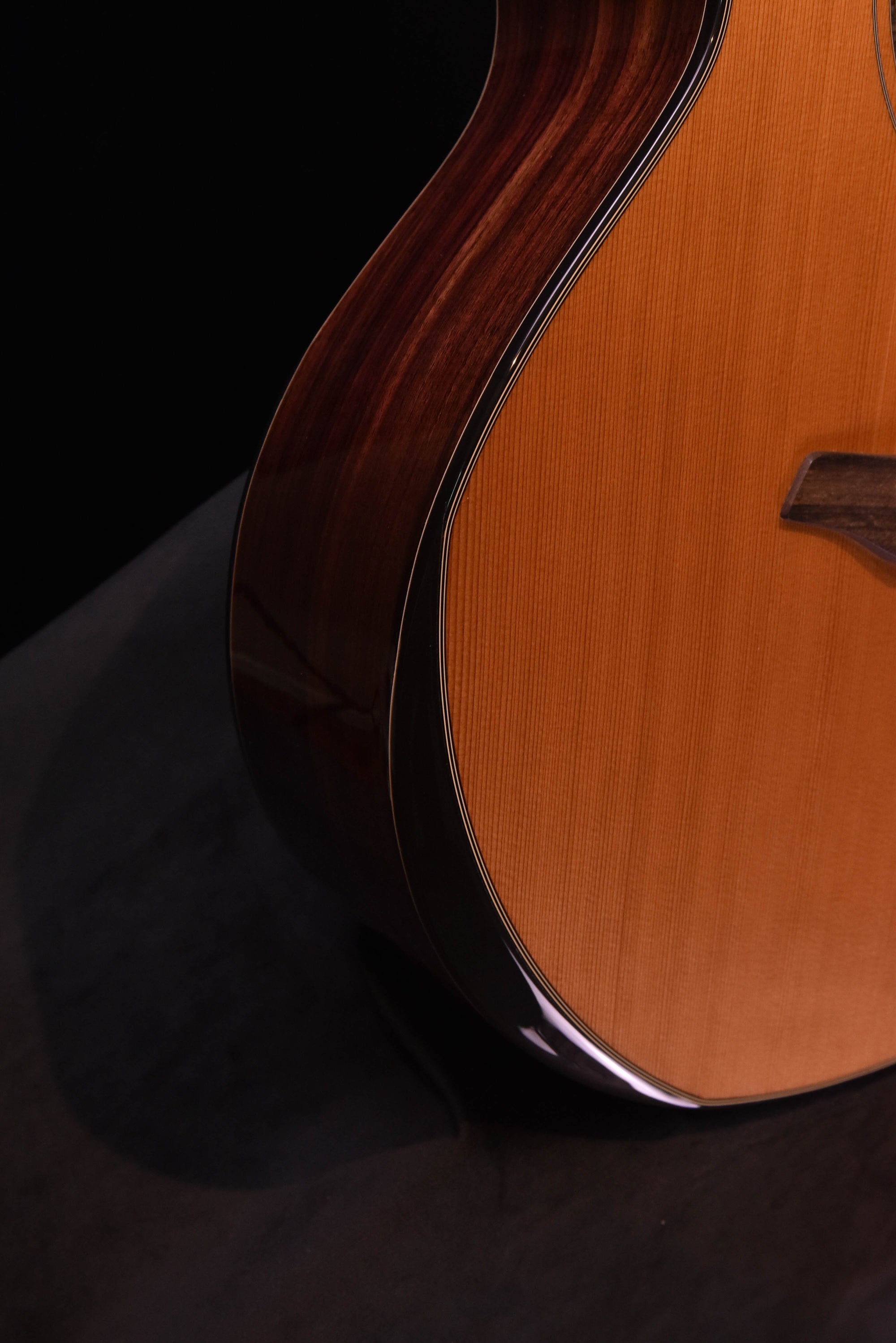 Furch Yellow Deluxe CR Cutaway Cedar/Rosewood, Bevel Duo