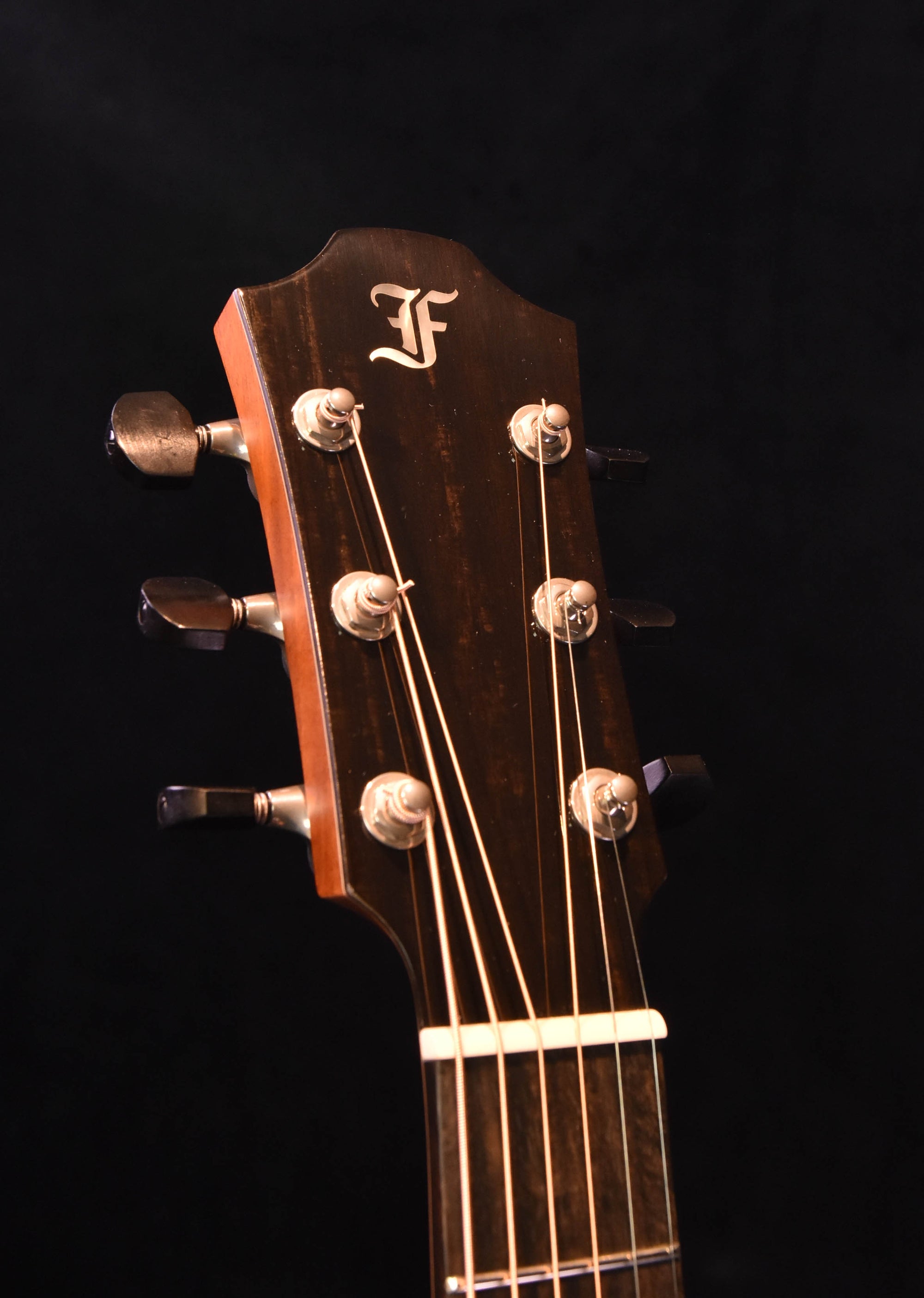 Furch Yellow Deluxe CR Cutaway Cedar/Rosewood, Bevel Duo